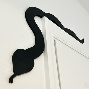 Slithering Snake Door Frame Topper Halloween Door Corner Decoration ...