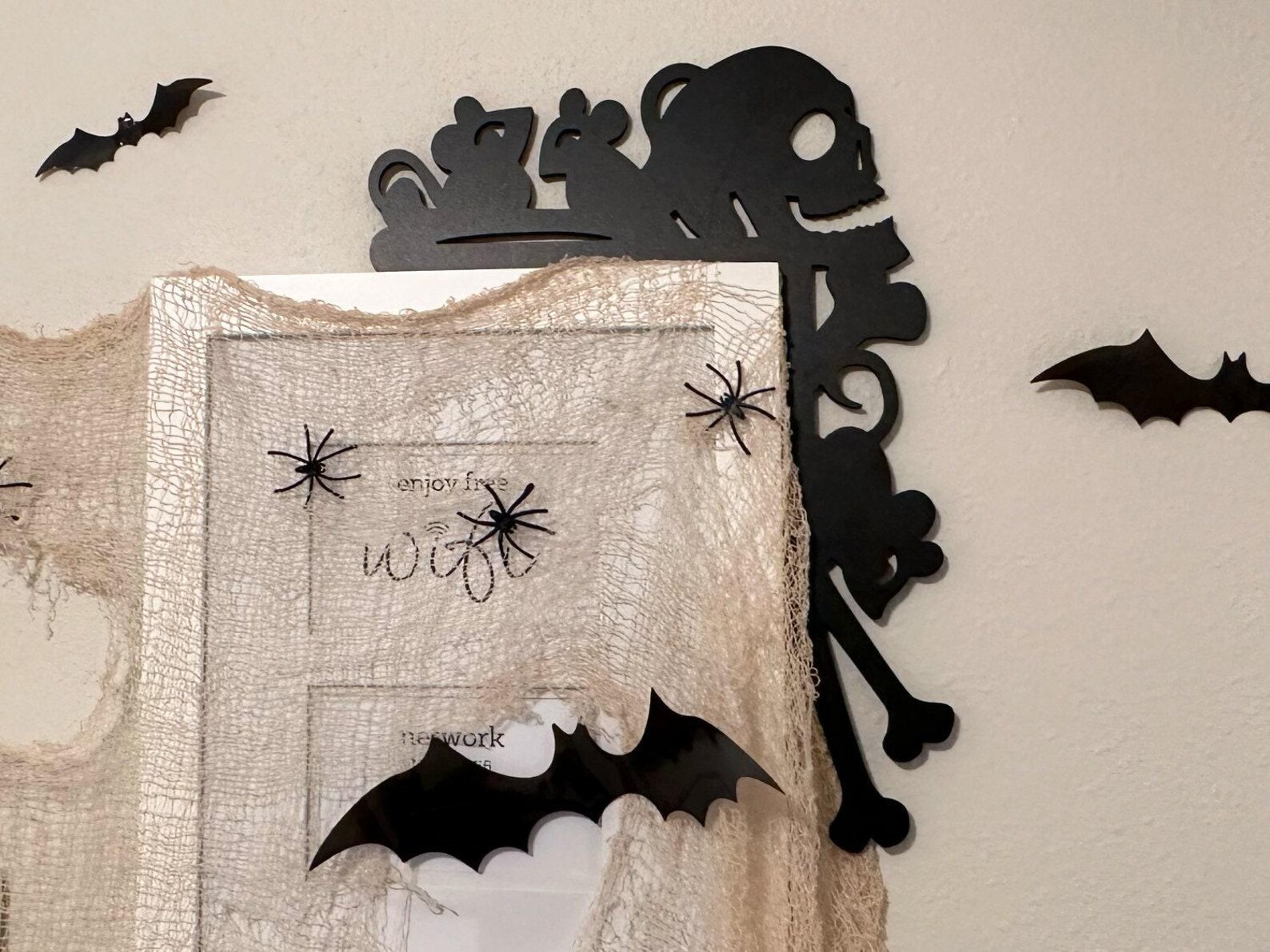 Skeleton & Rats Door Frame Topper | Halloween Door Corner Decor ...