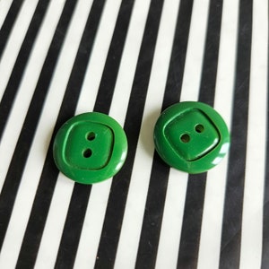 Up Cycled Button Mixed Pack Bottle Grass Green Vintage Rockabilly ...