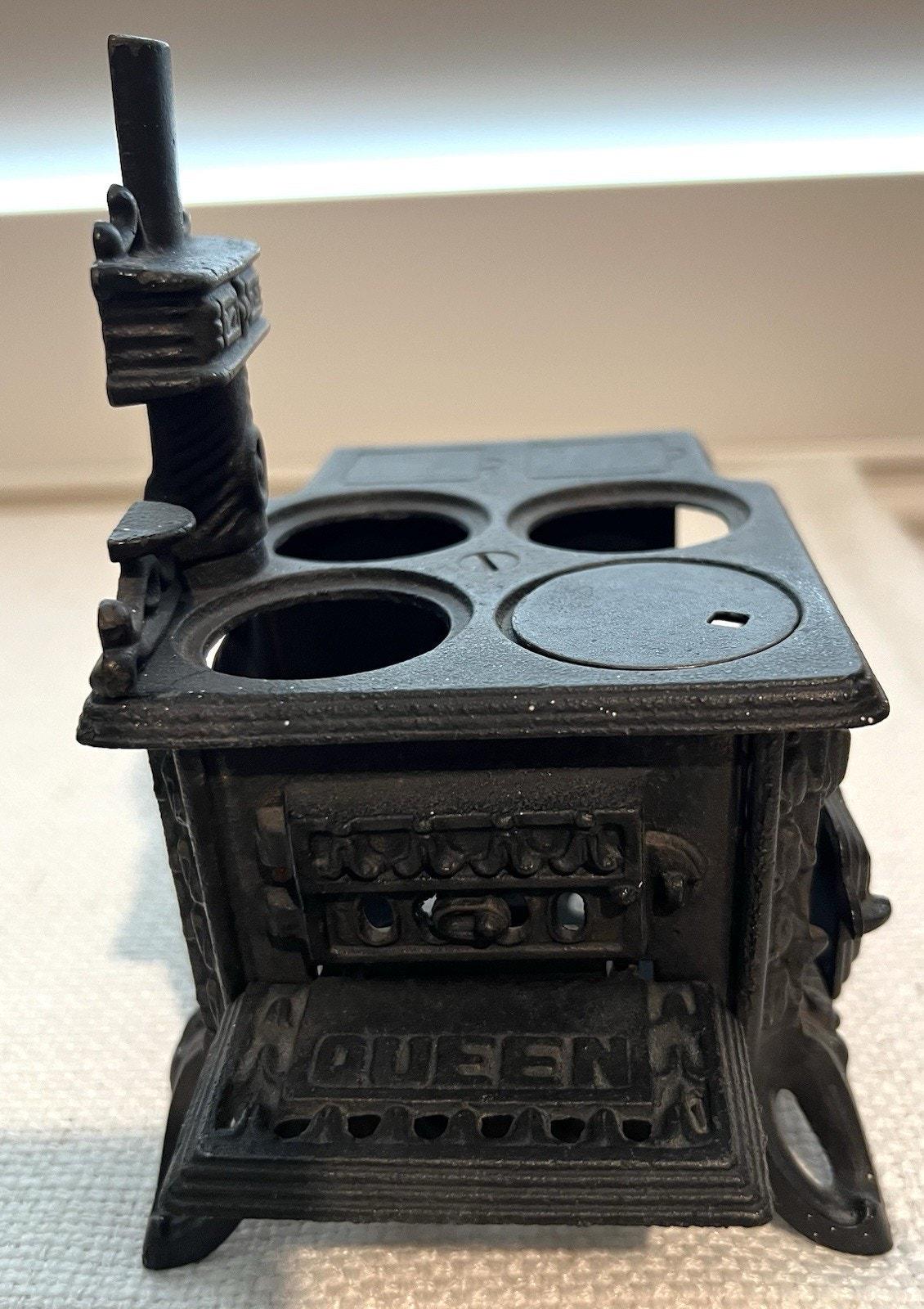 Vintage Queen Miniature Cast Iron Stove and Accessories - Etsy