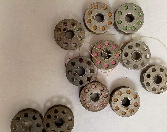 12 Vintage Sewing Machine Bobbins 8 Hole...bx F - Etsy
