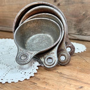 Rusty Tin Kitchen Measuring Cups Shabby Chic Kitchen Decor - Etsy