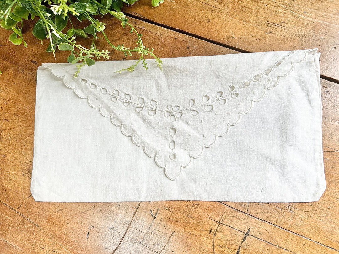 Eyelet Cutwork Pouch Envelope Vintage Hankie Holder in Romantic Style ...