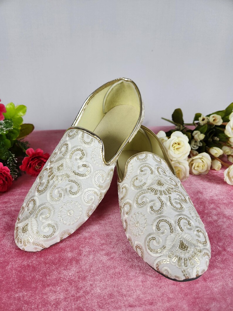 White Wedding Mojari Shoes for Men: Indian Groom Sherwani Jutti - Etsy