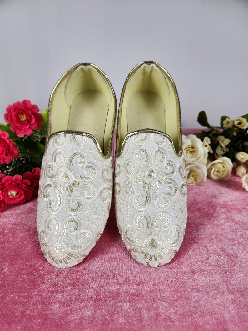 White Wedding Mojari Shoes for Men: Indian Groom Sherwani Jutti - Etsy