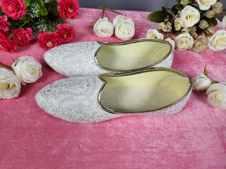 WHITE Wedding Mojari Shoes for Men: Indian Groom Sherwani Jutti - Etsy