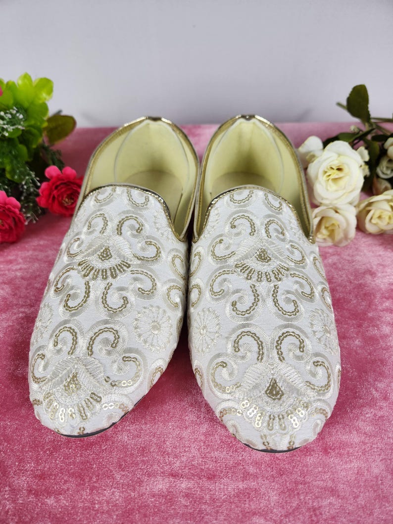 White Wedding Mojari Shoes for Men: Indian Groom Sherwani Jutti - Etsy