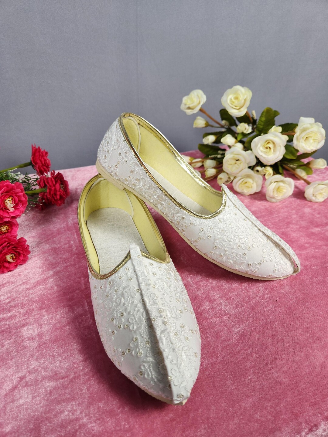 White Wedding Mojari Shoes for Men: Indian Groom Sherwani Jutti - Etsy