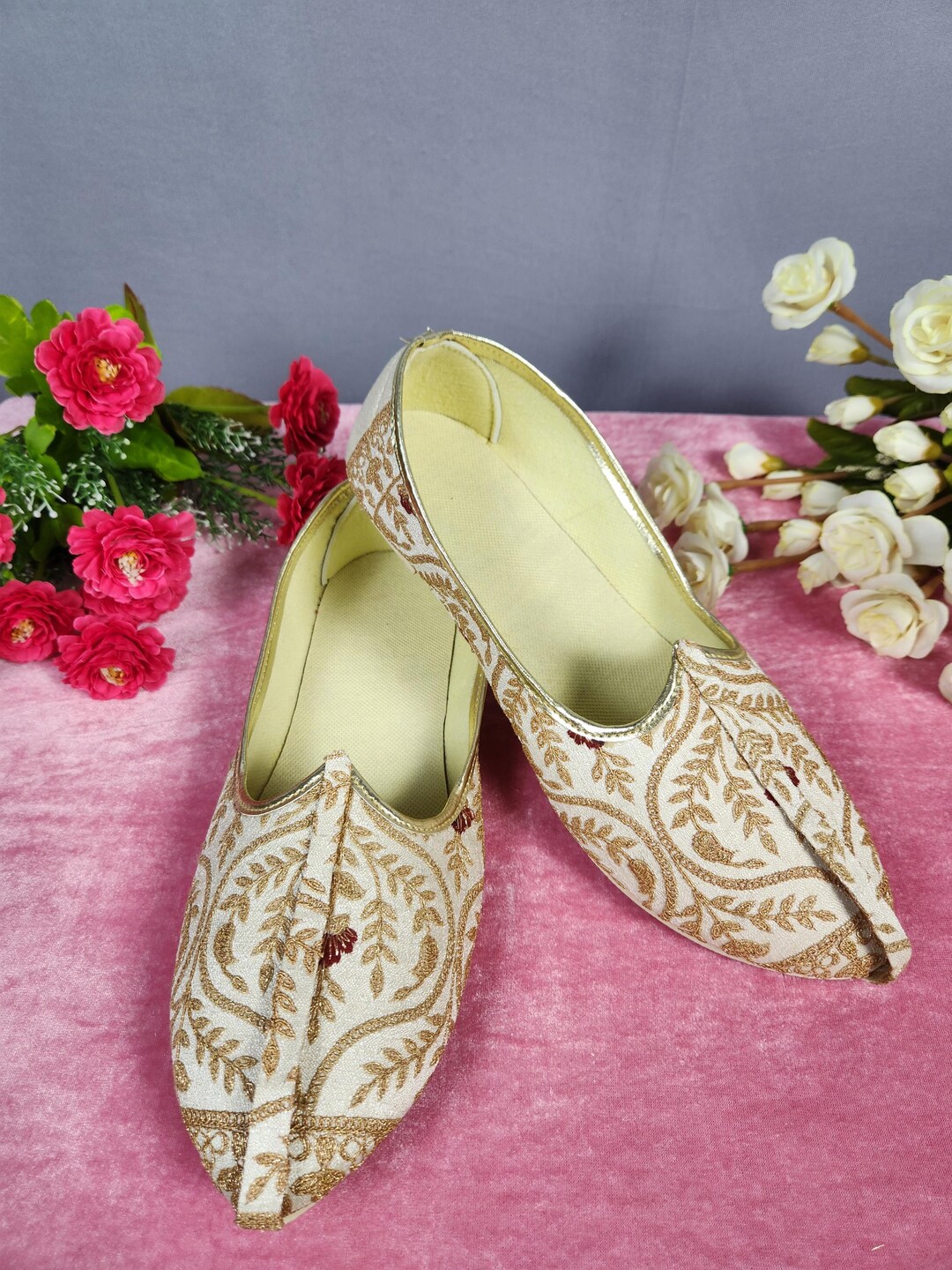 Off White Wedding Mojari Shoes for Men: Indian Groom Jutti - Etsy