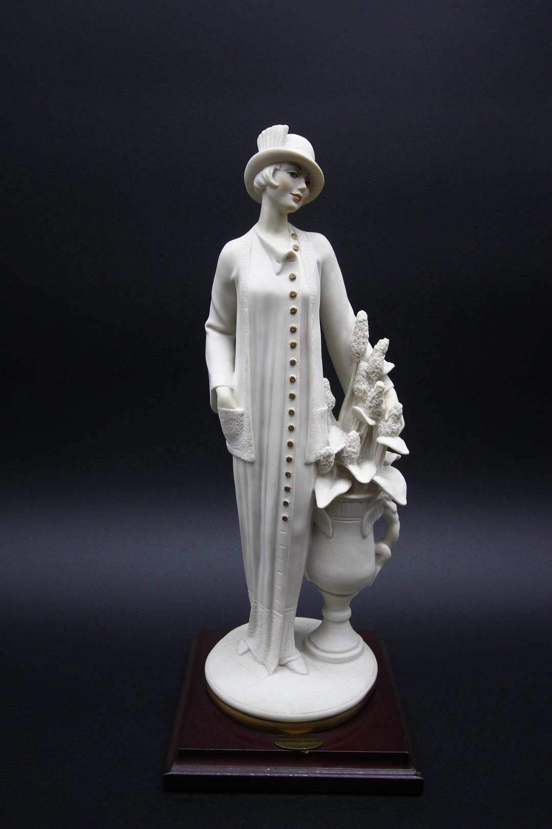 Giuseppe Armani Figurines Florence Woman Standing With Flower Basket 13 ...