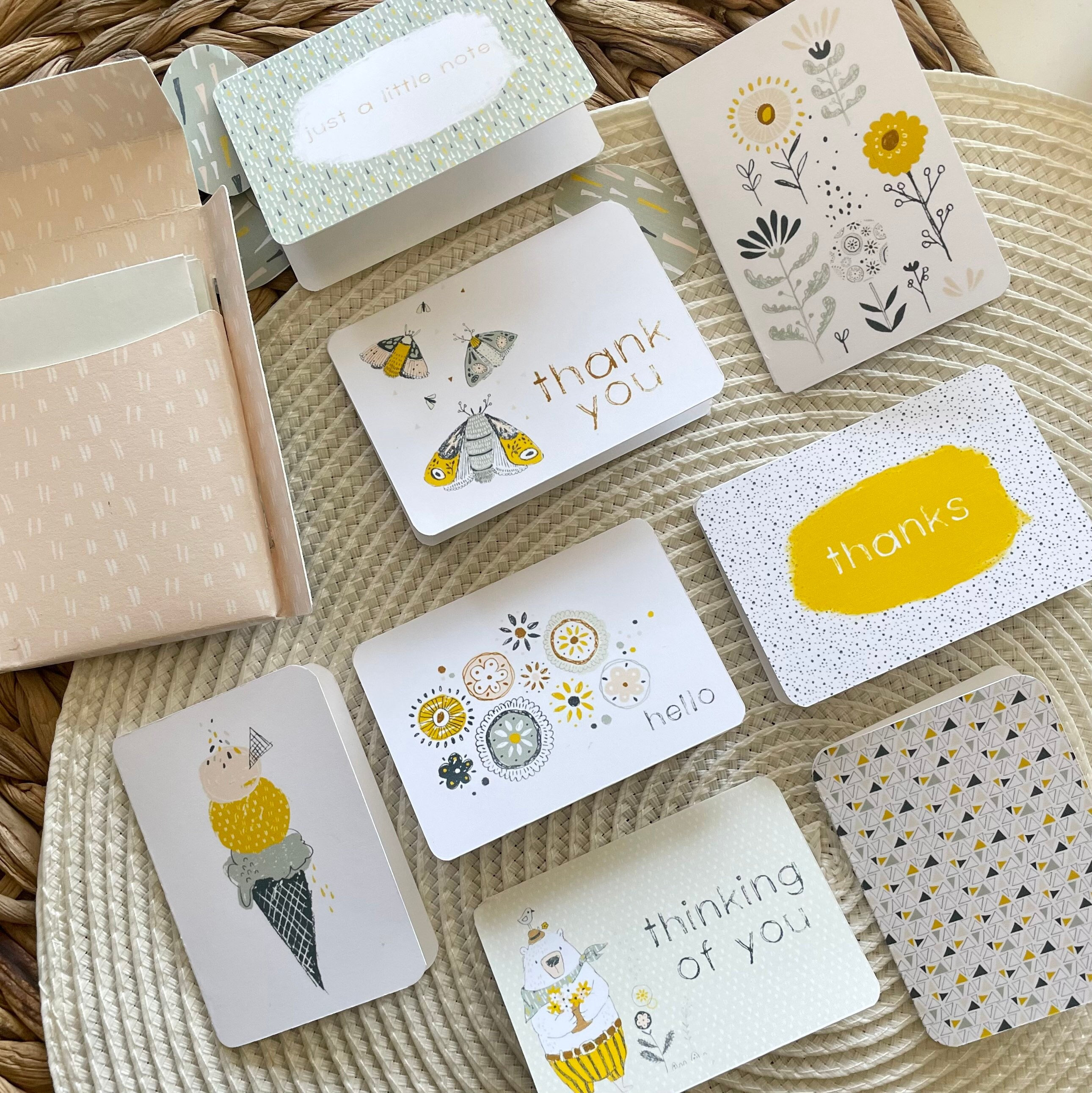 Mini Note Cards Set With 8 Blank Cards and Matching Envelopes Patterned ...