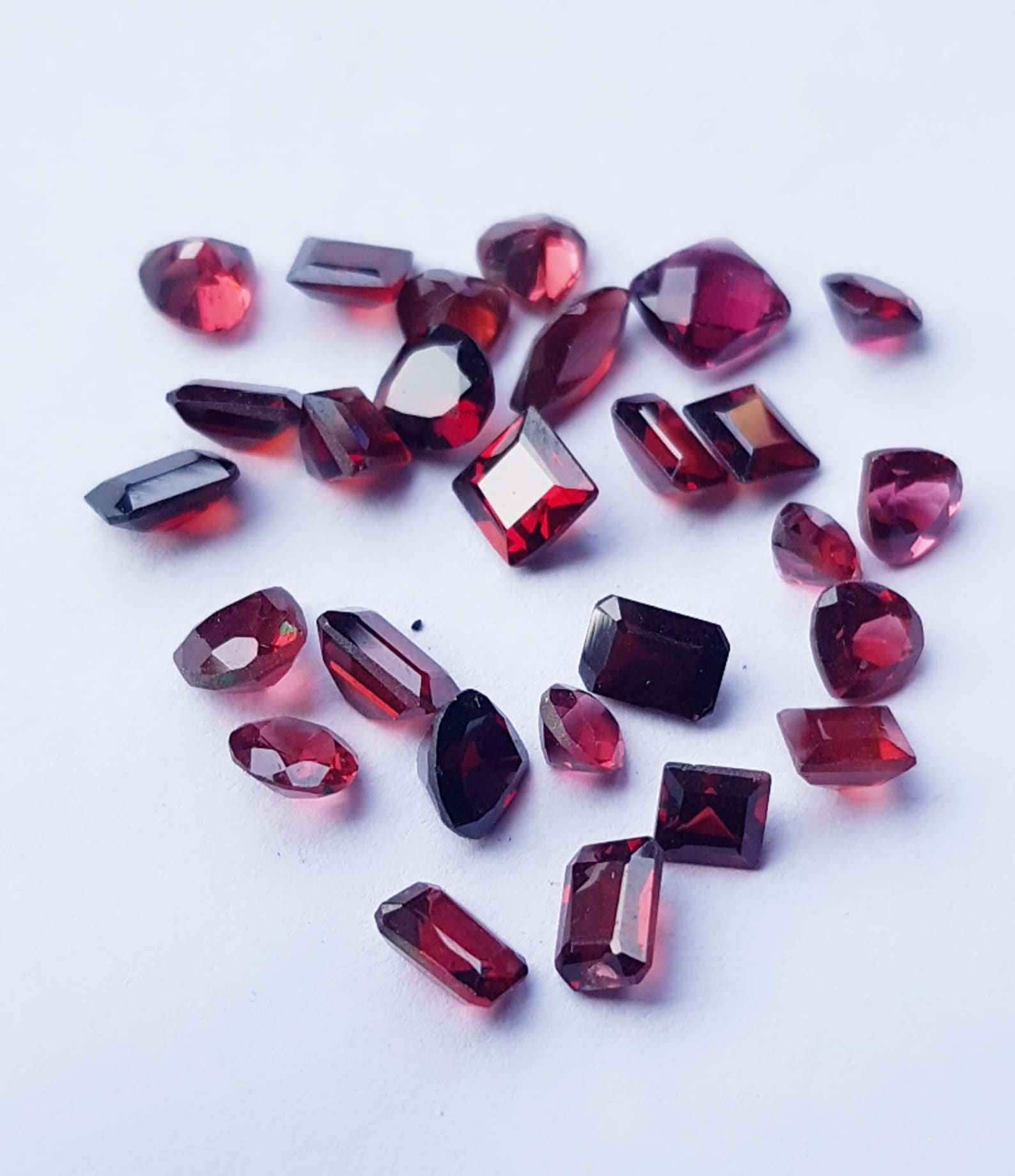 Piedra preciosa de granate rojo natural de 20,40 quilates: forma ...