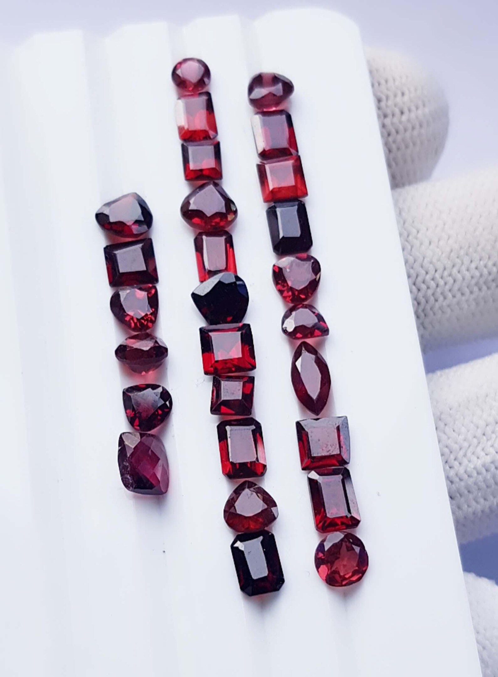 Piedra preciosa de granate rojo natural de 20,40 quilates: forma ...