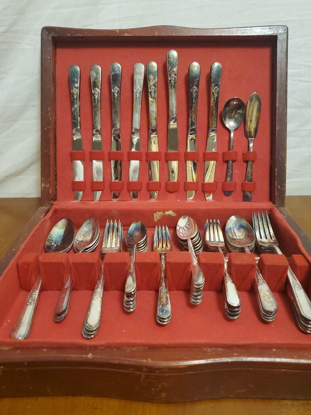 Holmes & Edwards Inlaid 53 Piece Flatware Silver Plate Set Chest YOUTH ...