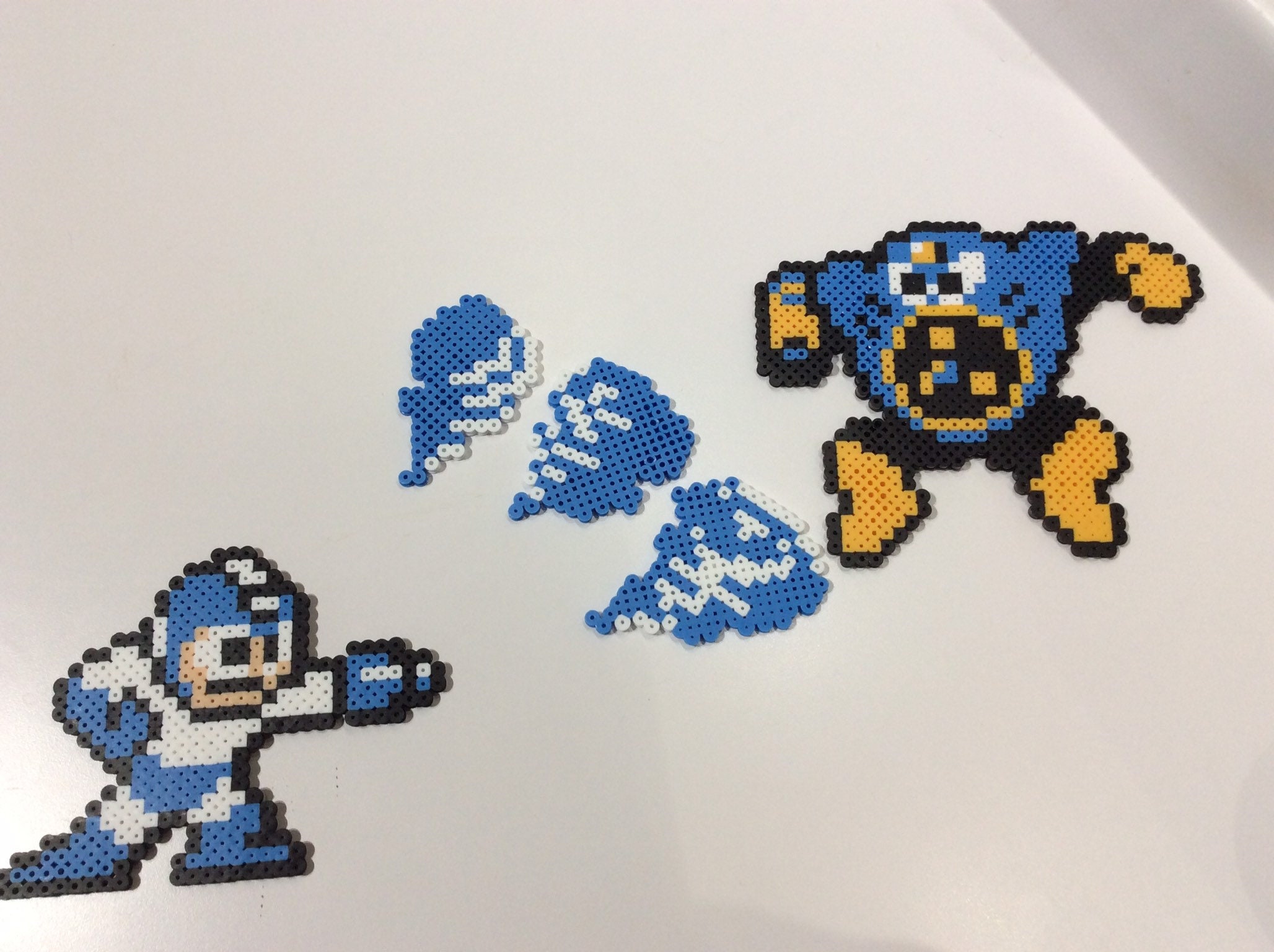 Mega Man Wins the Air Shooter From Air Man - Mega Man 2 Inspired Pixel ...