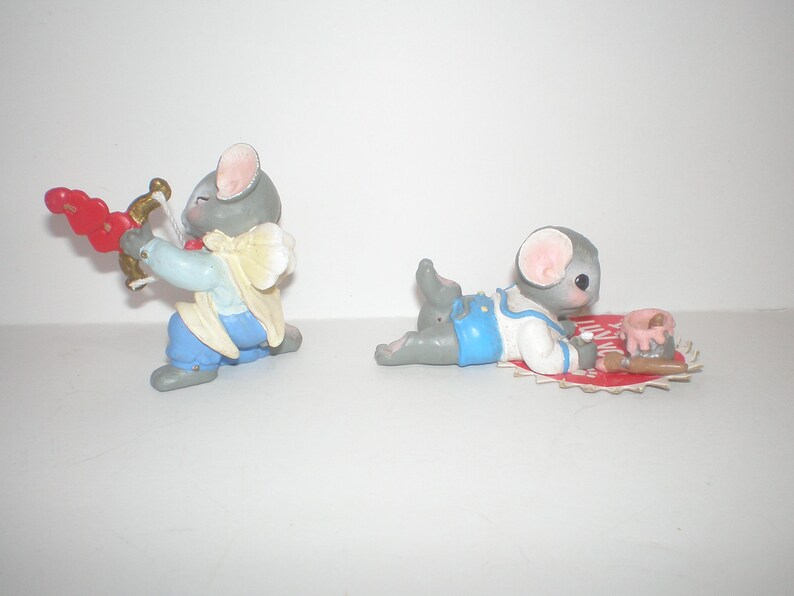 Mousekins Tales of Town & Country Valentine's Day Mini Figurine ~ Mouse ...