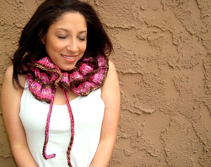 Pink Ruffle Knit Scarf – Hand Knit Neck Warmer - Etsy Canada
