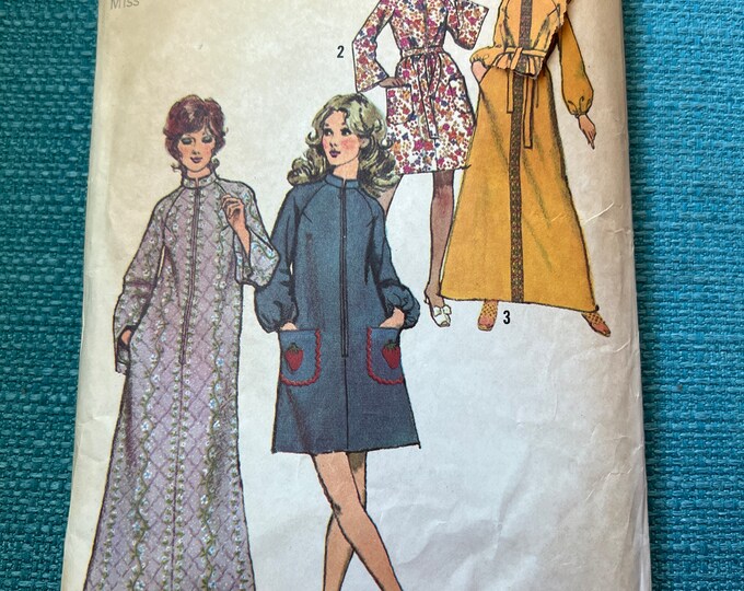 1971 Simplicity Sewing Pattern 9722 Misses Front Zip Robe in 2 Lengths ...