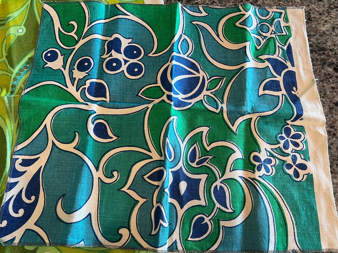 Vintage MOD 70s Bold Floral Green & Blue Acrylic Blend Peacock and ...