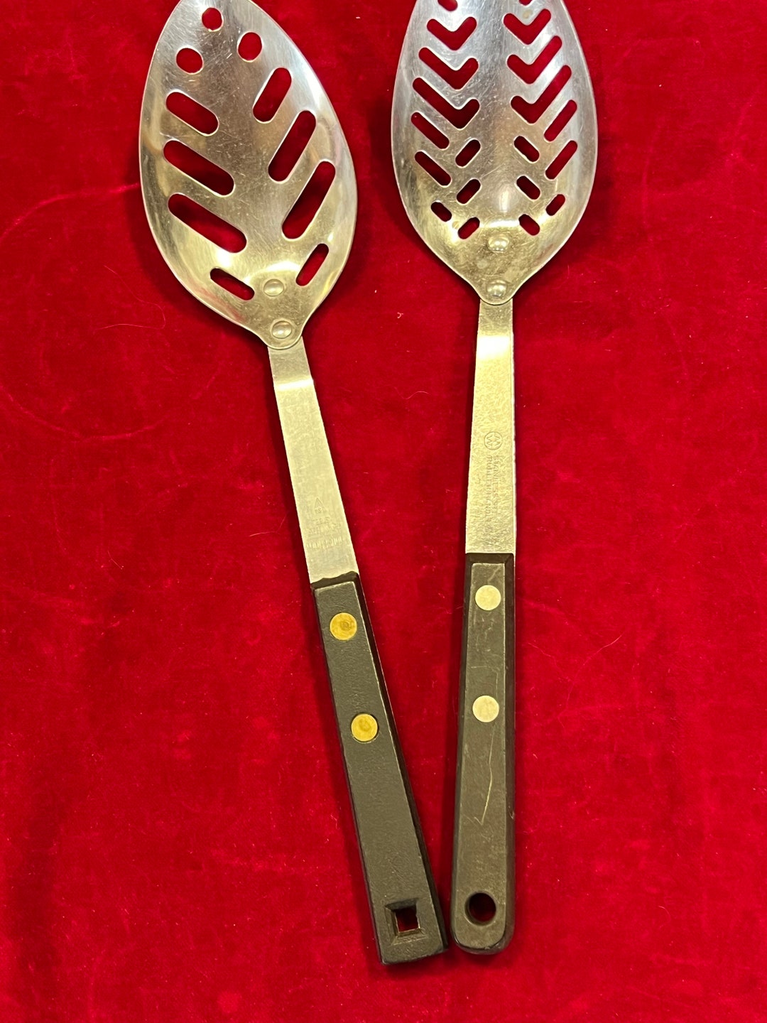 U CHOOSE Vintage Slotted Stainless Spoons With Black Composite Handles ...