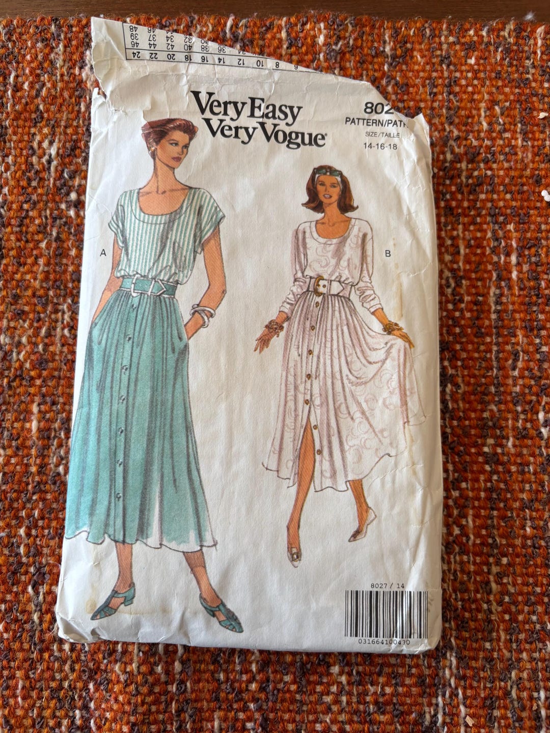 1991 Very Easy Vogue Sewing Pattern 8027 Misses Petite Top and Skirt ...