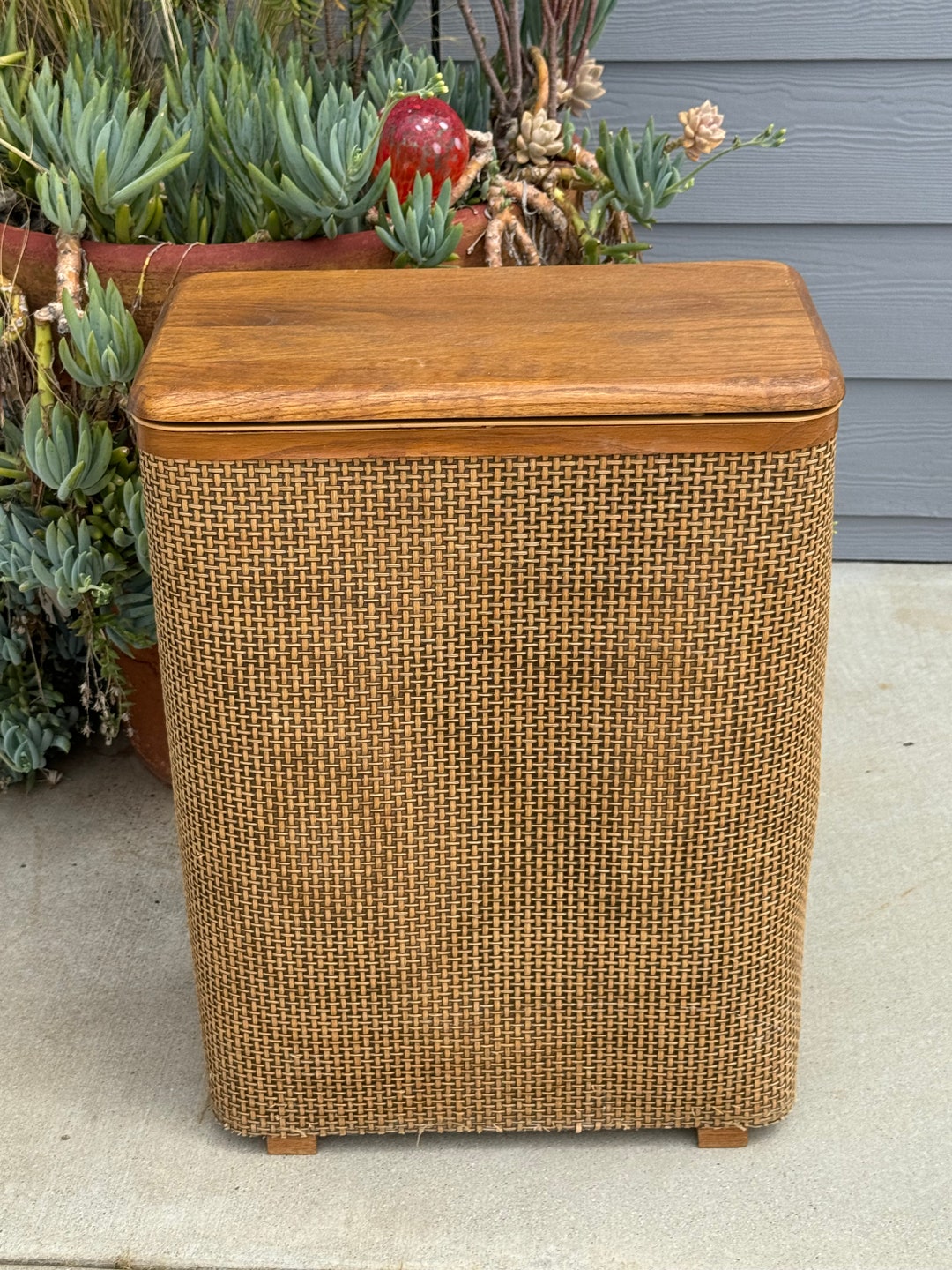 Vintage Redmon Brown Wicker Laundry Hamper Basket With Oak Wood Lid ...