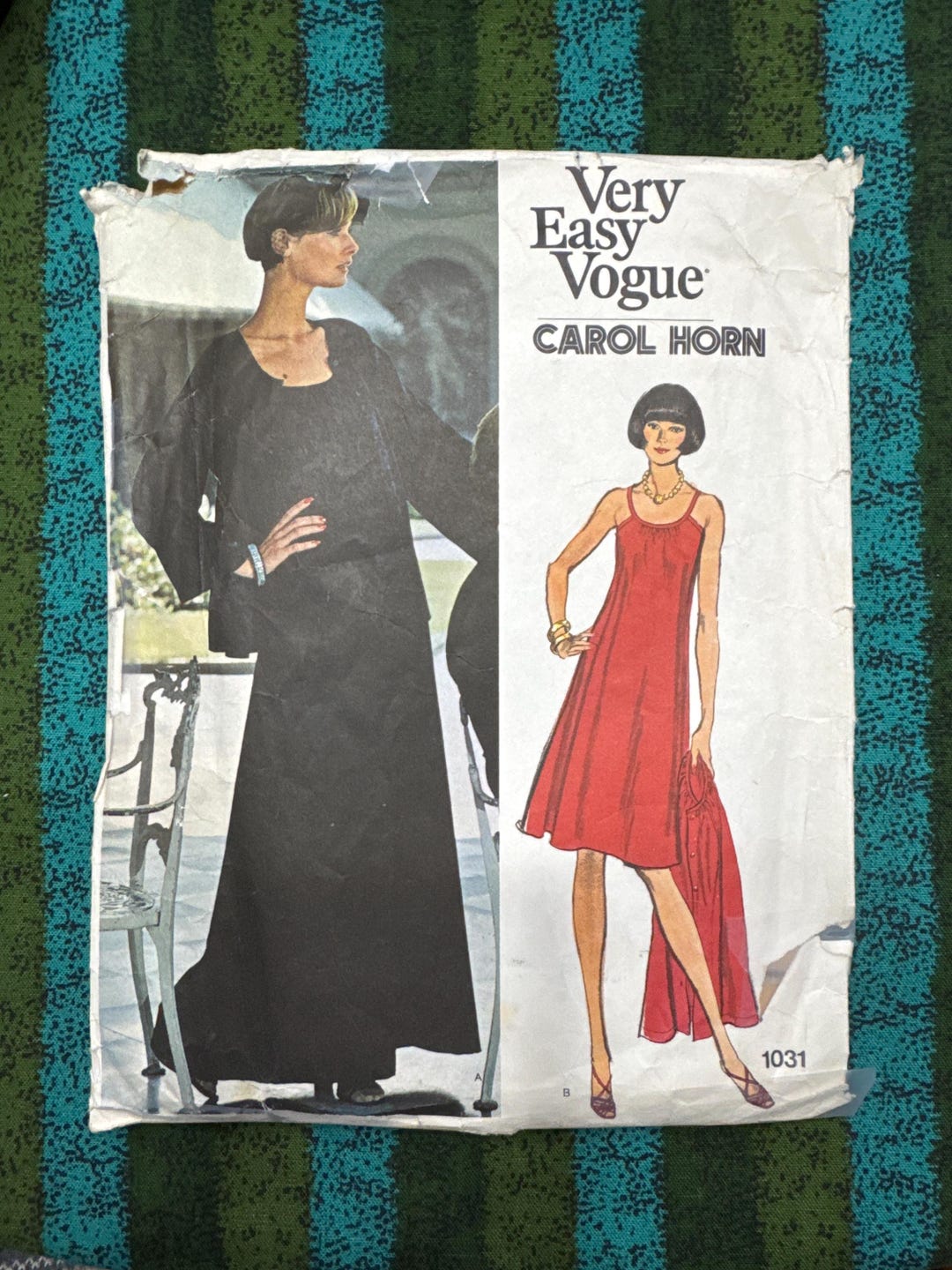 1970s Vogue Sewing Pattern 1031 CAROL HORN Loose Fitting Cape Like ...