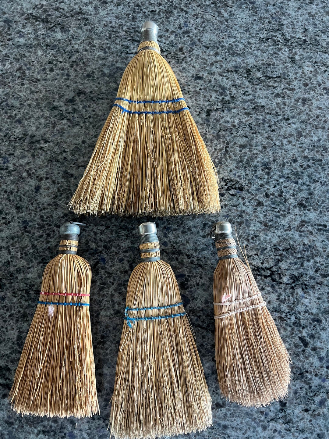 U CHOOSE~ Vintage Rustic Corn Fiber Whisk Broom With Wire Wrapped ...