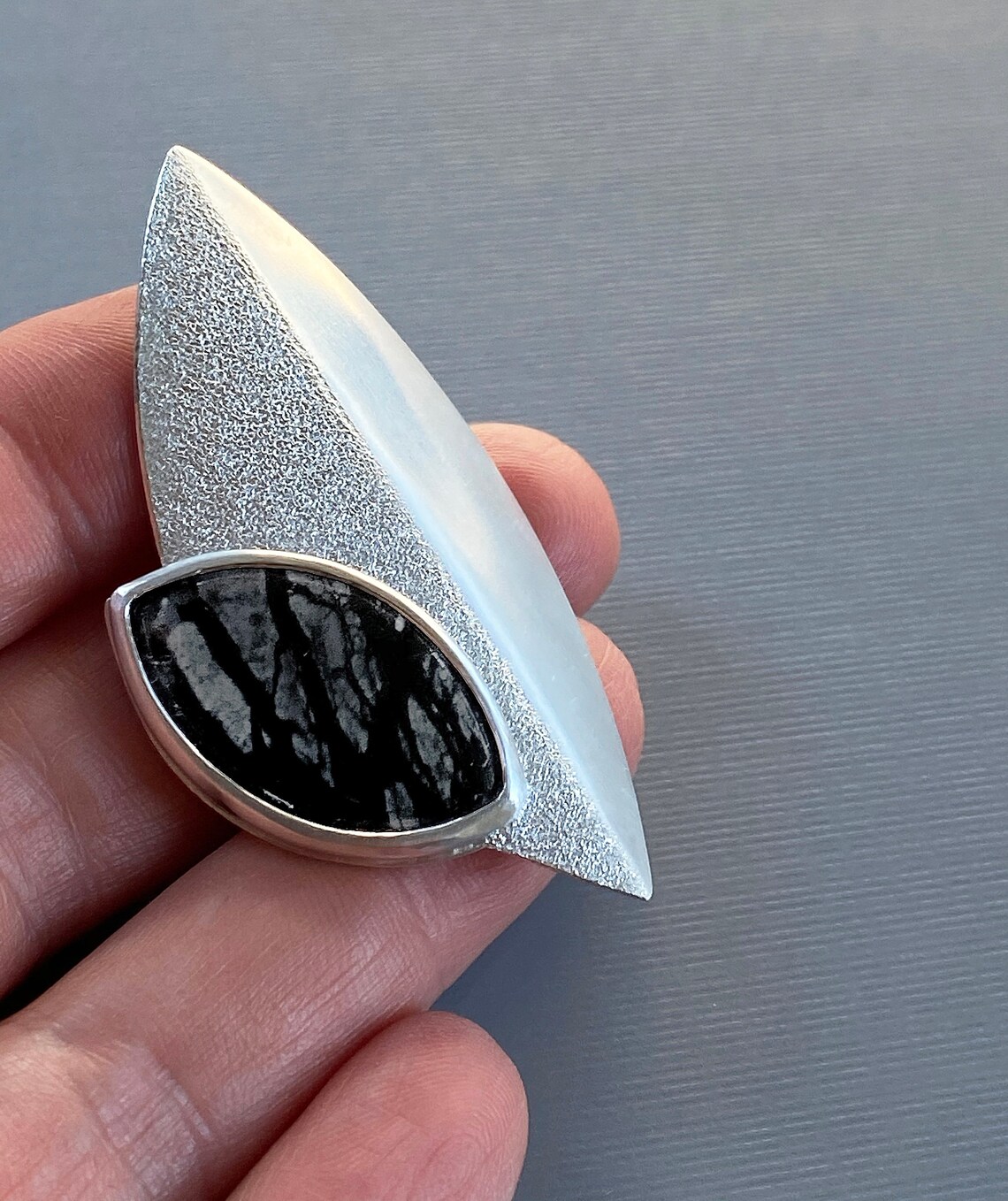 Leaf Brooch/modern Leaf Brooch/contemporary Leaf - Etsy Canada