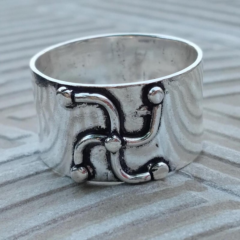Swastik Ring - Etsy