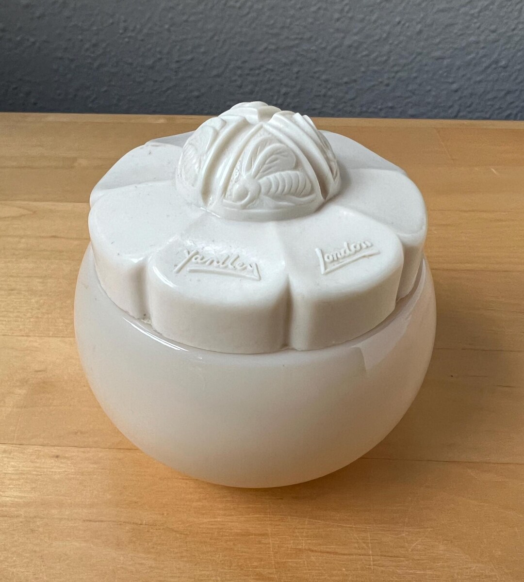 Vintage Yardley of London Jar, Bird and Bee Bakelite Lid, Glass Base ...