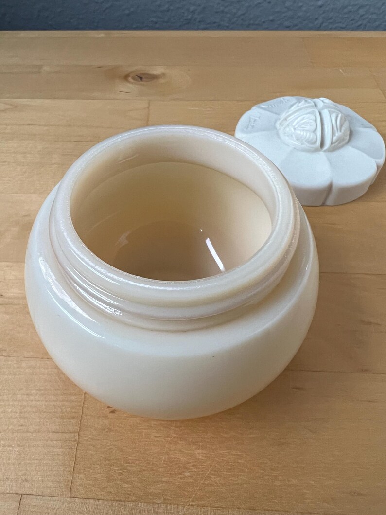 Vintage Yardley of London Jar, Bird and Bee Bakelite Lid, Glass Base ...