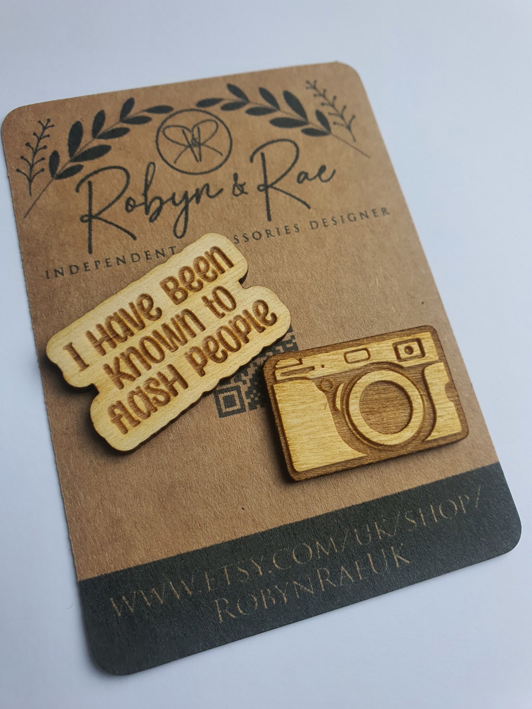 Wooden Photographer Camera Brooch Jewellery Pin Badge Gift Idea for ...