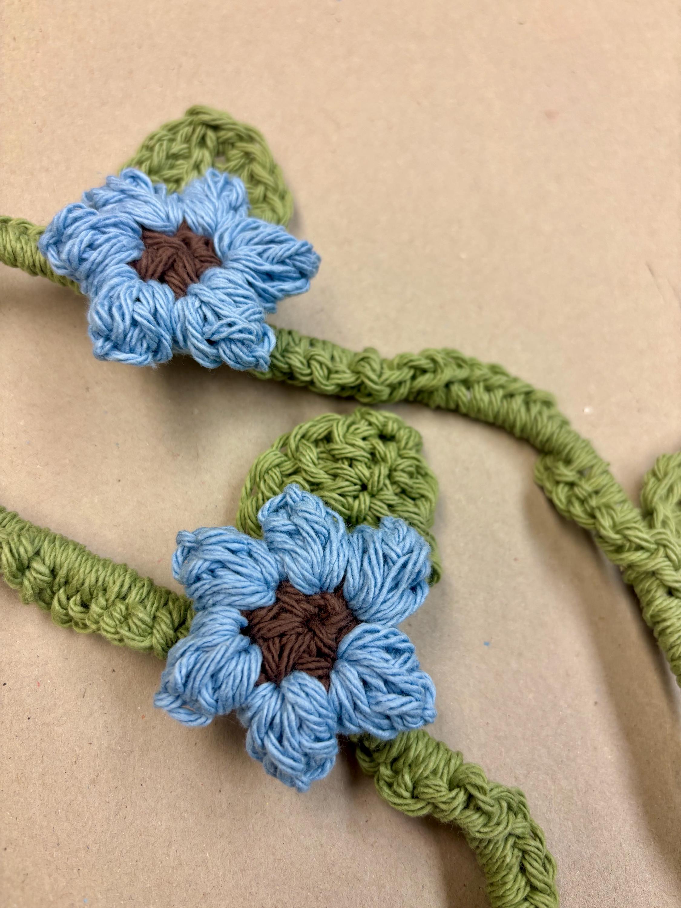 Crocheted Flower & Vine Phone Charger - Etsy