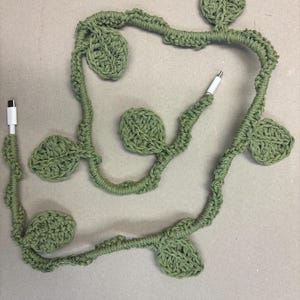 Crocheted Flower & Vine Phone Charger - Etsy