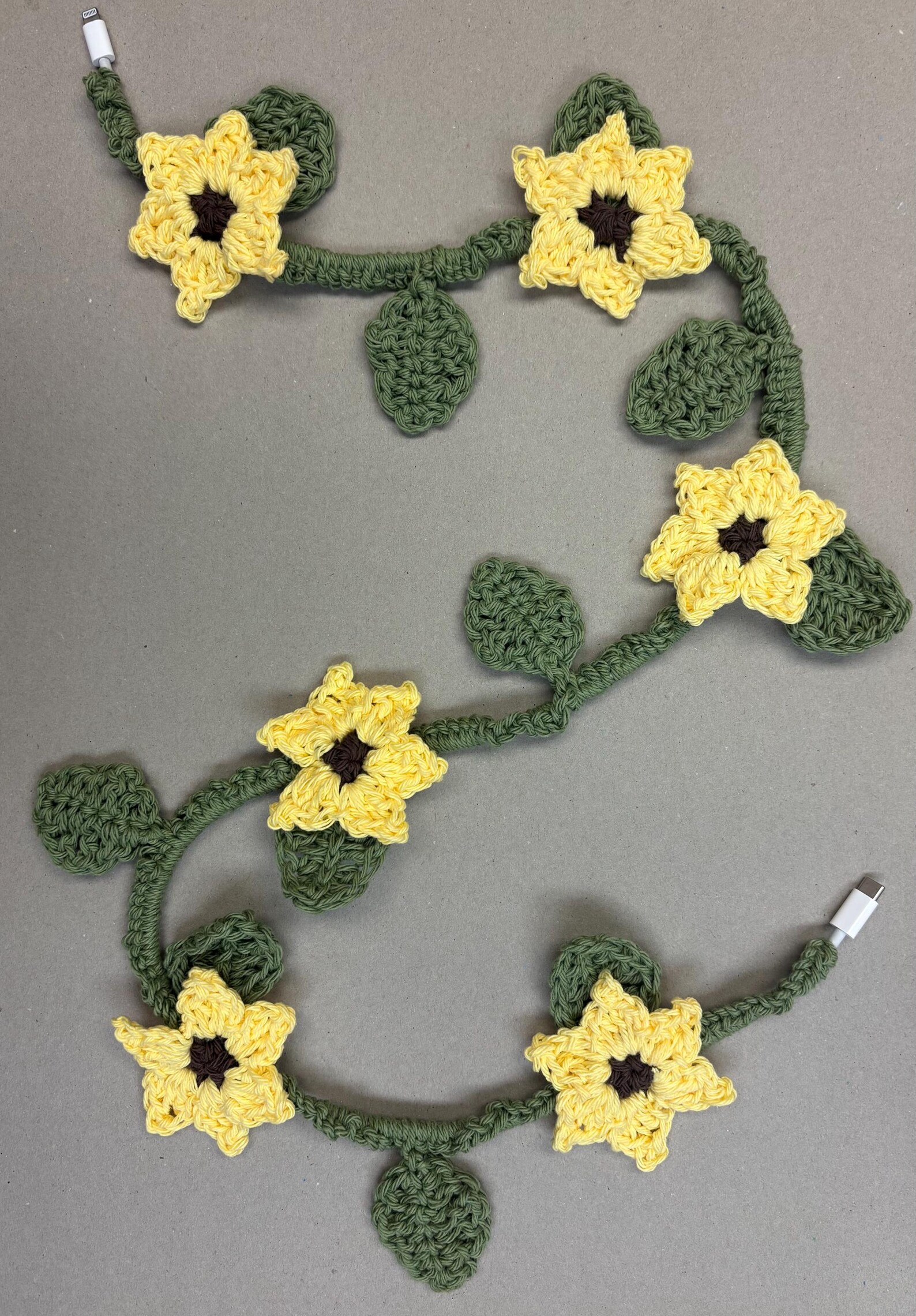Crocheted Flower & Vine Phone Charger - Etsy