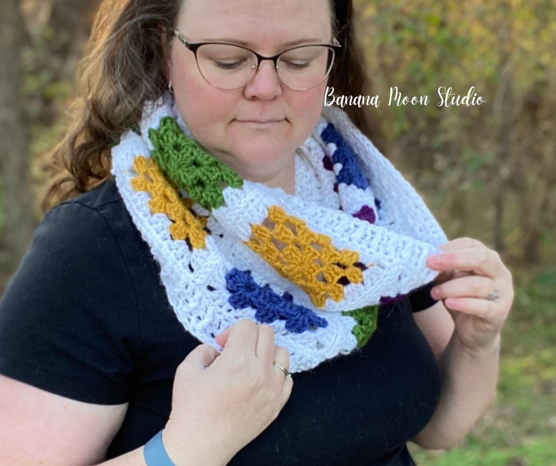 Digital Crochet Pattern for a Granny Square Cowl - Etsy