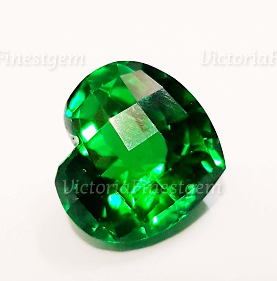 21 Ct Lab-grown Green Garnet Stone: Carved Heart Cut, 14x15x10 Mm - Etsy