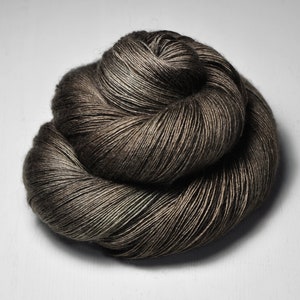 Grapevine Snail on the Street Merino / Silk / Yak Lace Yarn Mersiyak ...