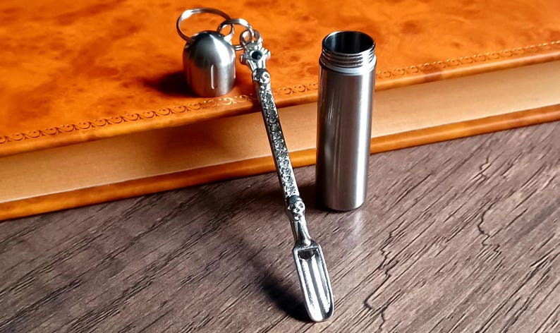 Diamante Crafting Shovel Keychain With Waterproof Mini Storage Case ...