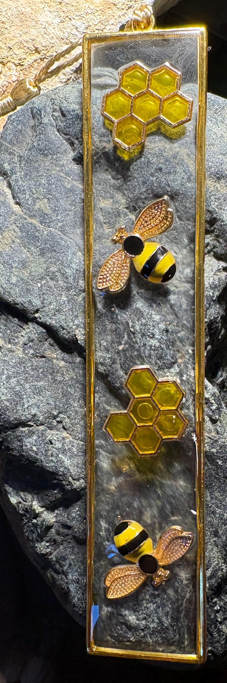 Bumble Bee Honeycomb Resin Bookmark, Gold Tassel, Nature Lover Gift - Etsy