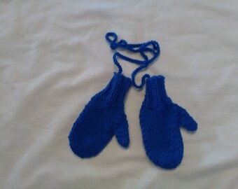 Mittens on a string | Etsy