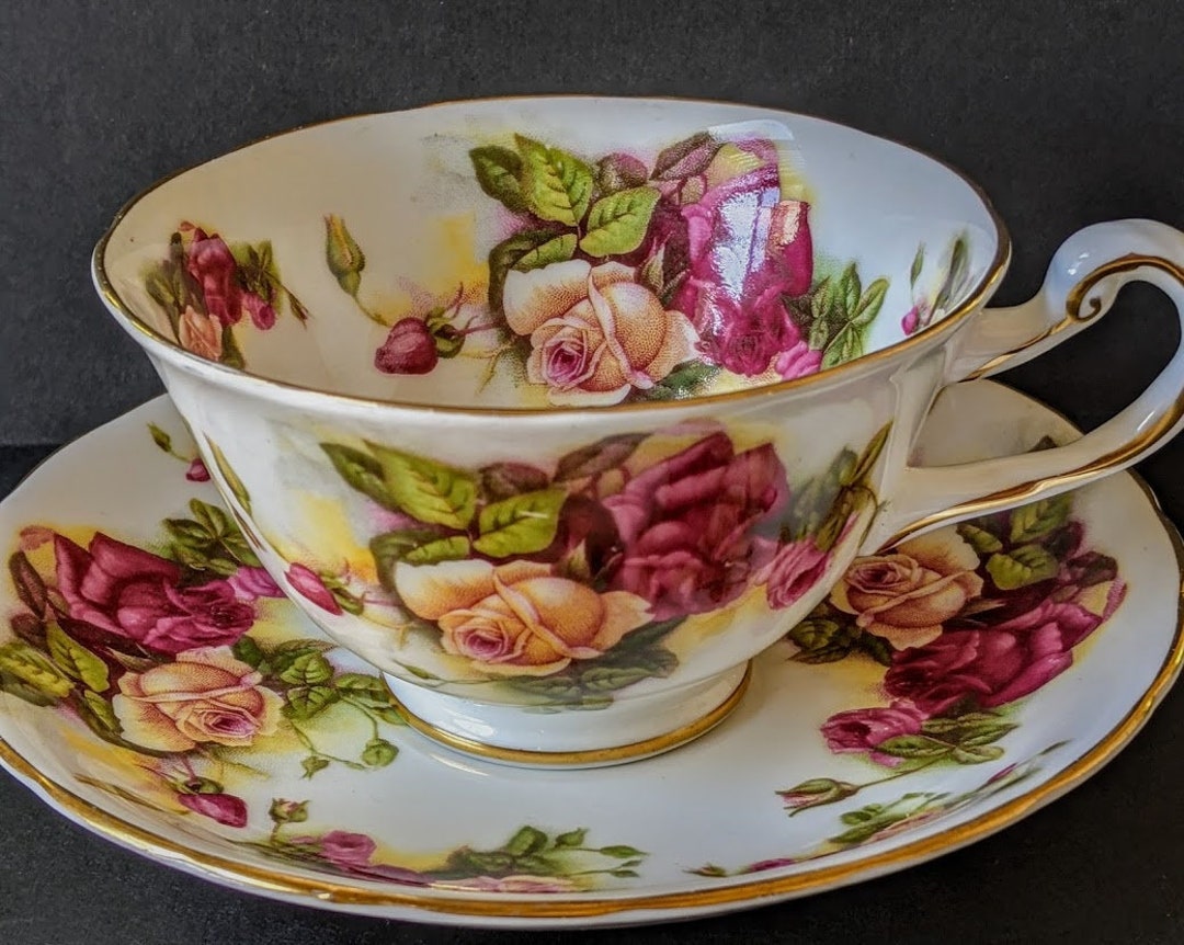 Royal Chelsea Fine Bone China England CABBAGE ROSES Beautiful Cup and ...