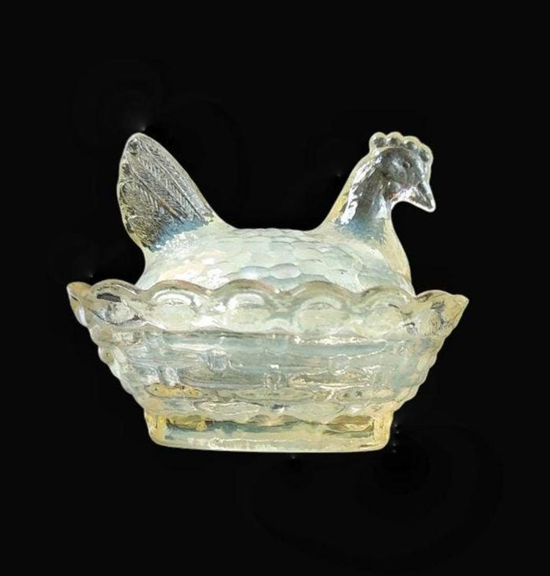 Vintage Boyd Mini Hen on Nest With 2.5 Inch Base. the Color is Shasta ...