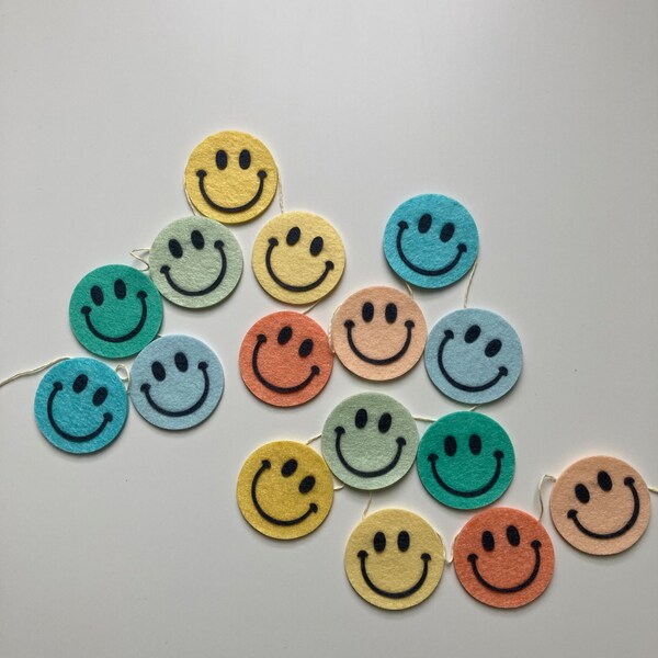 Smiley Face Garland - Etsy