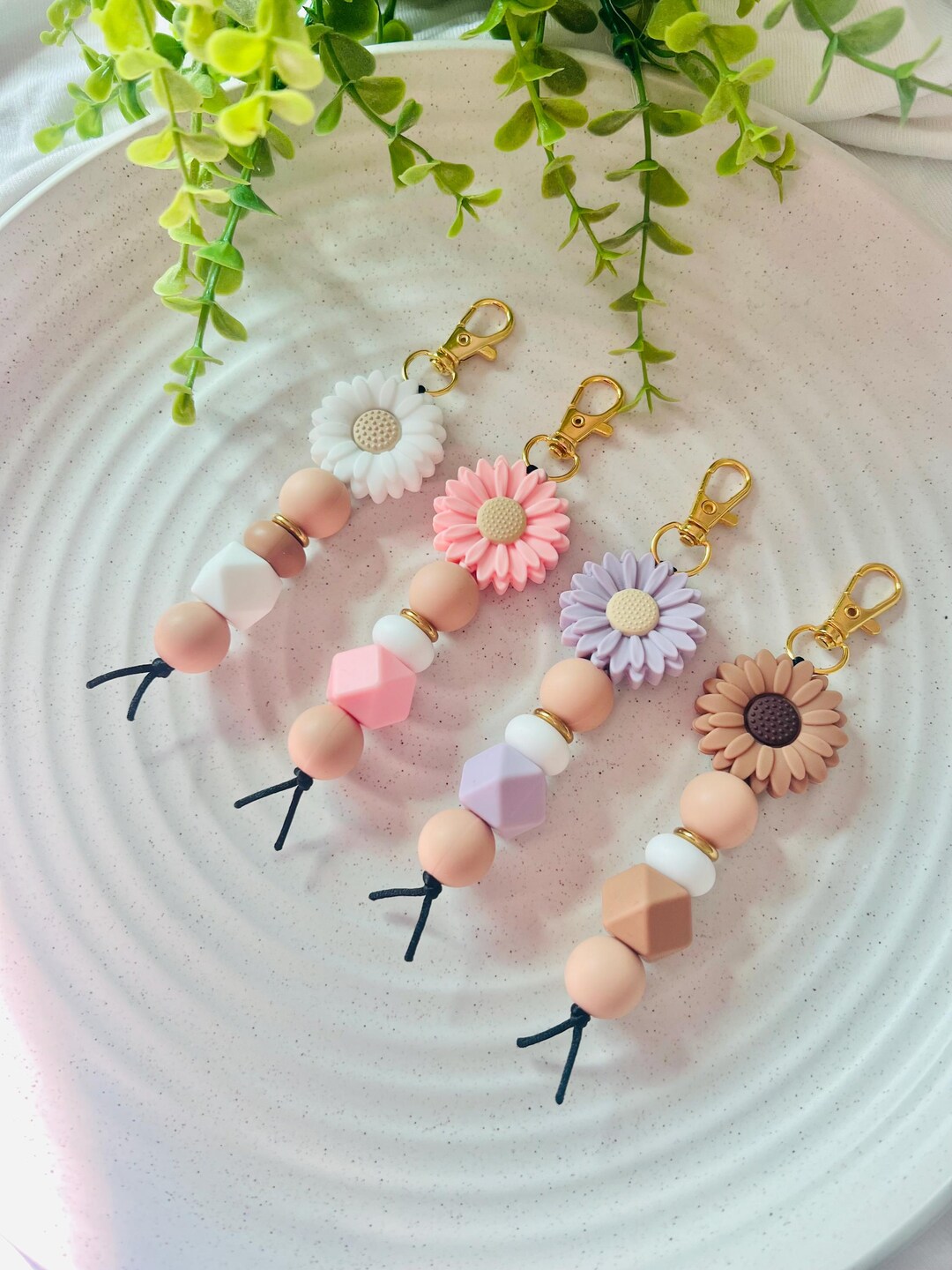 Handmade Silicone Daisy Keychain - Etsy