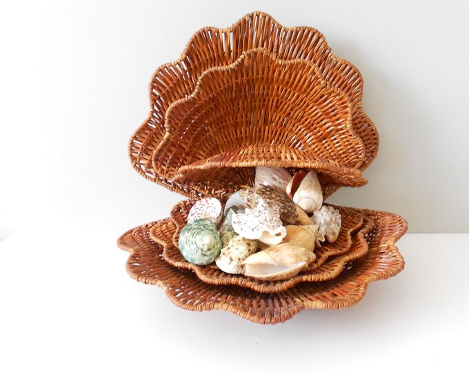 RESERVED // Wicker Clam Shell Baskets // Beach House Decor // Set of 3 ...