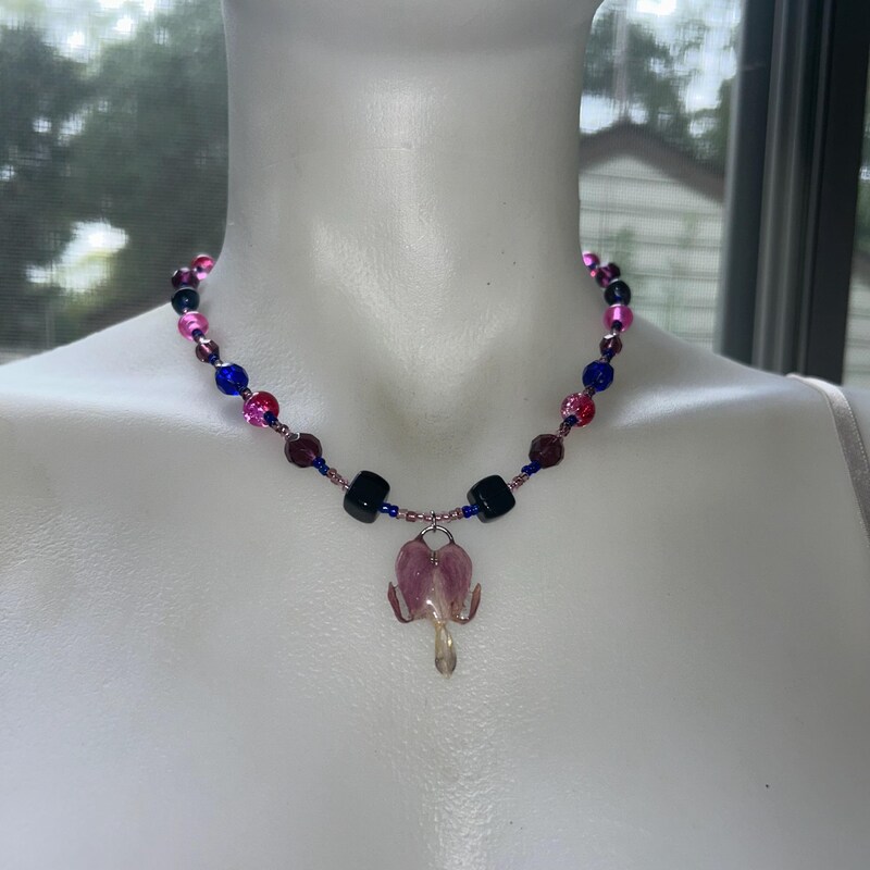 Bleeding Heart Necklace - Etsy