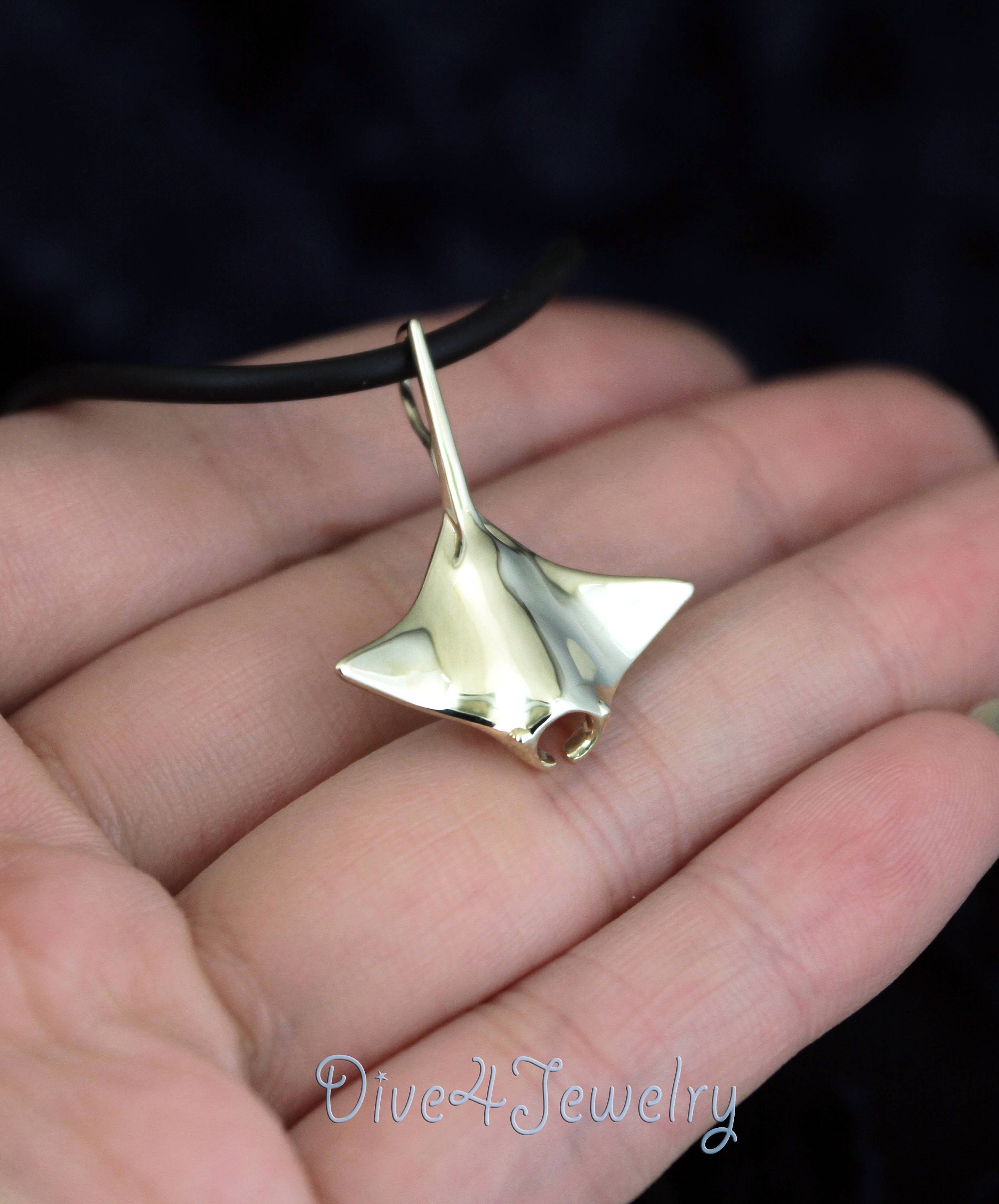 9K Manta Ray Pendant in Genuine Solid 9CT Yellow Gold Marine | Etsy