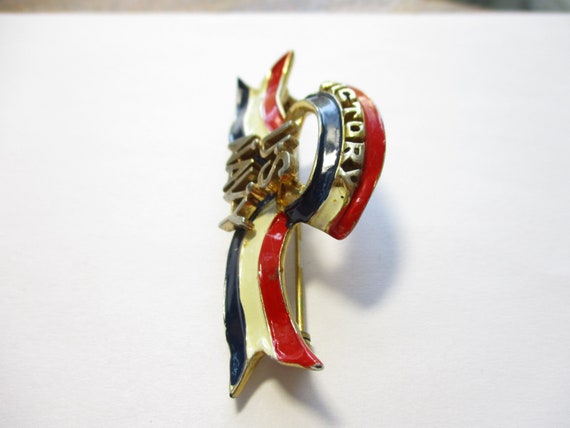 WWII Victory Pin Victory Pin US Navy Signed CORO Red … - Gem